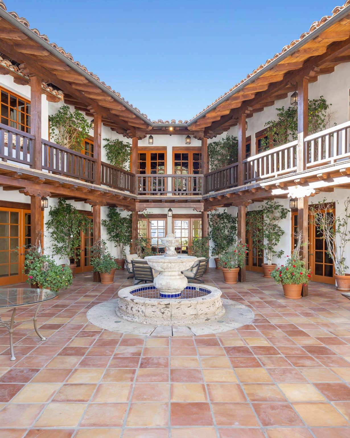 19 Modern Spanish Interior Design Ideas – Inspired Homey